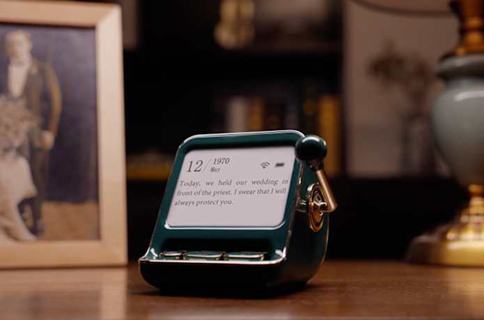 Memory Box: #ThisDayInHistory on Your Desk | Indiegogo