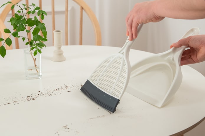 BROOMBI: Smart Broom with Quadruple Cleaning Power | Indiegogo