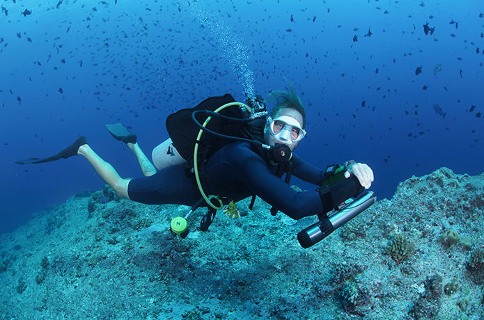 Subnado: Compact & Lightweight Underwater Scooter | Indiegogo