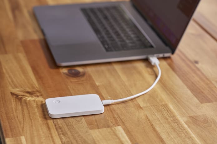 Magmo: Snap-On MagSafe Call Recorder | Indiegogo